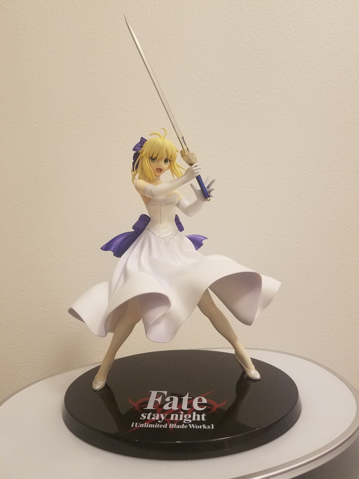 相册:Bell Fine Fate UBW无限剑制 saber 白礼服 手办再版 by Youngbridge | Hpoi手办维基