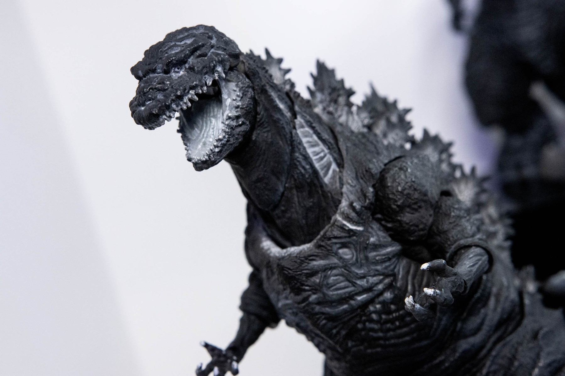 S.H.MonsterArts 哥斯拉（2016） 第四形态 黑白版——SDCC展品图 | Hpoi手办维基