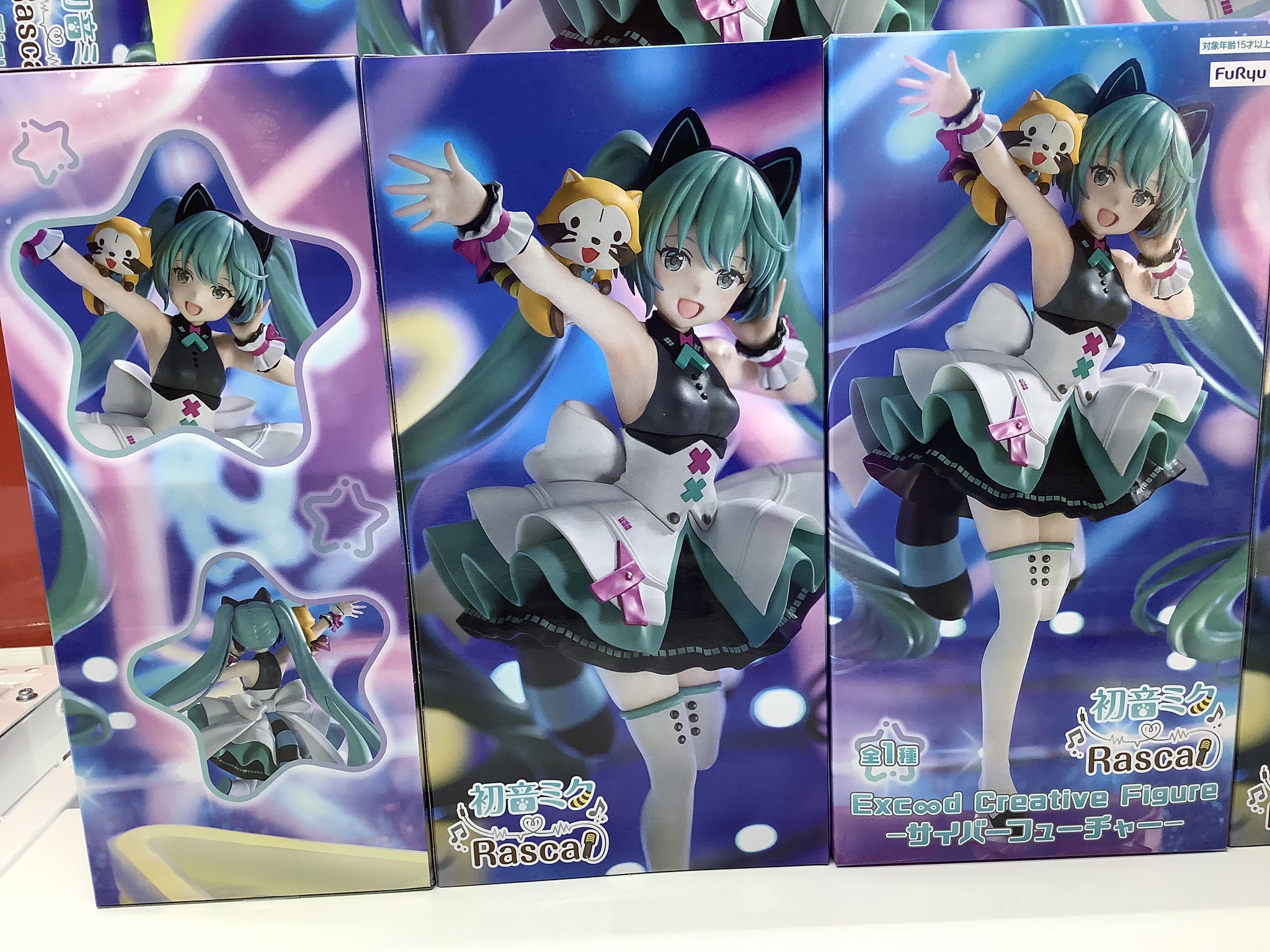 FuRyu 初音未来×浣熊方块 店头展示repost | Hpoi手办维基